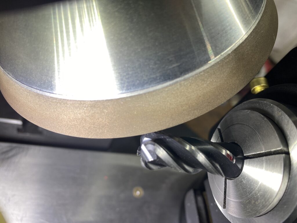 Regrinding Ballnose Endmill and Bullnose Corner Radius on Variable ...